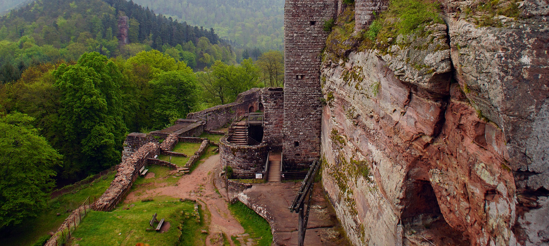Burg Fleckenstein – Eindrucksvolles Ausflugsziel im Elsass - meinKA