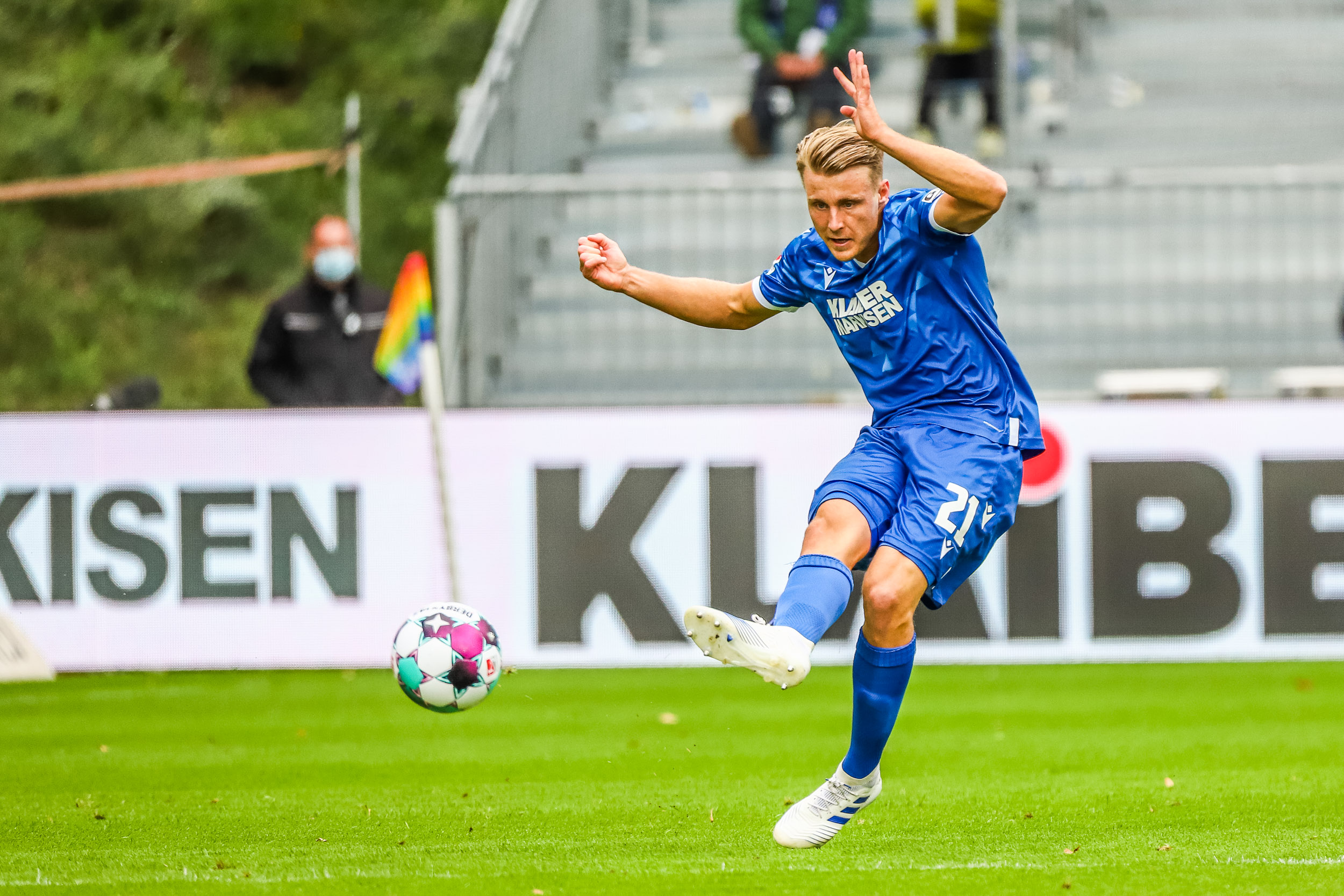 Karlsruher SC verlängert mit Rechtsverteidiger Marco Thiede - meinKA