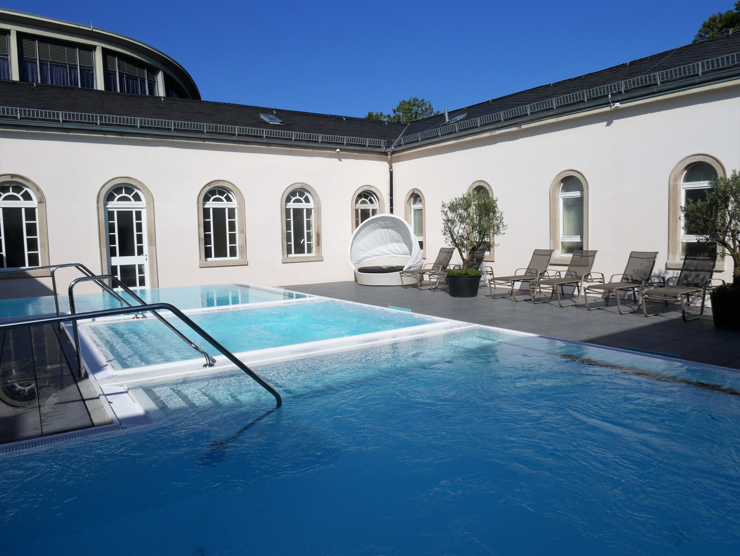 Nach Umbau: Therme Vierordtbad in Karlsruhe erstrahlt in neuem Glanz ...